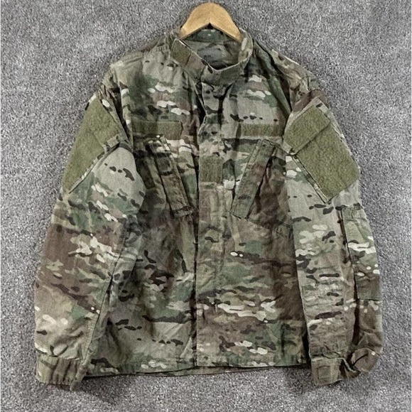 Camo | Jackets & Coats | Us Army Jacket Mens Large Short Camo Military ...